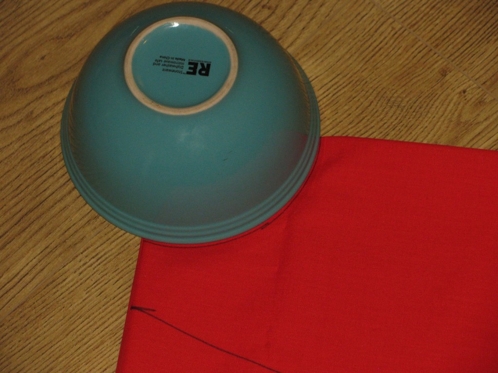 How To Make A Kids Cape (in 7 easy steps) - DAILY WAFFLE